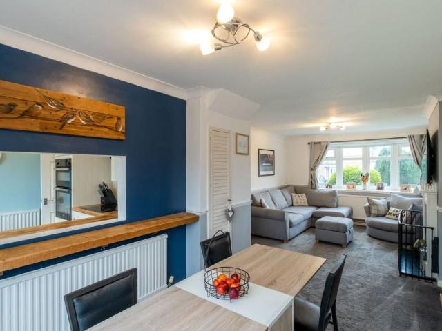 3 bed house for sale