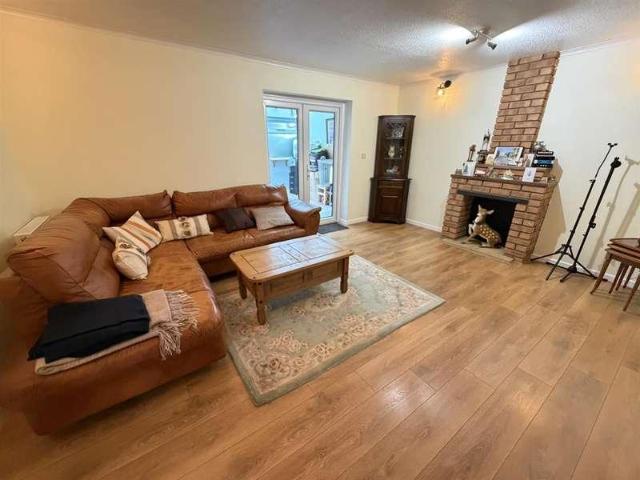 3 bed house for sale