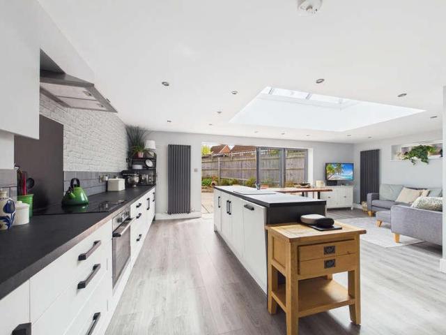 3 bed house for sale