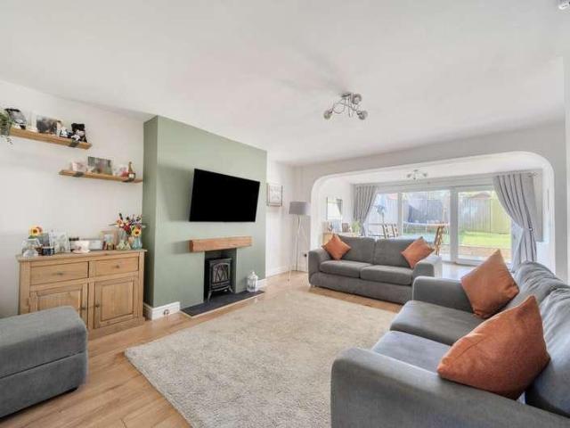 3 bed house for sale