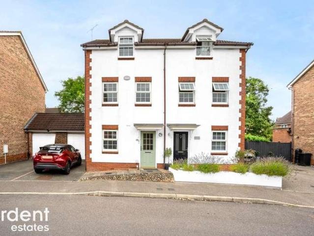 3 bed house for sale