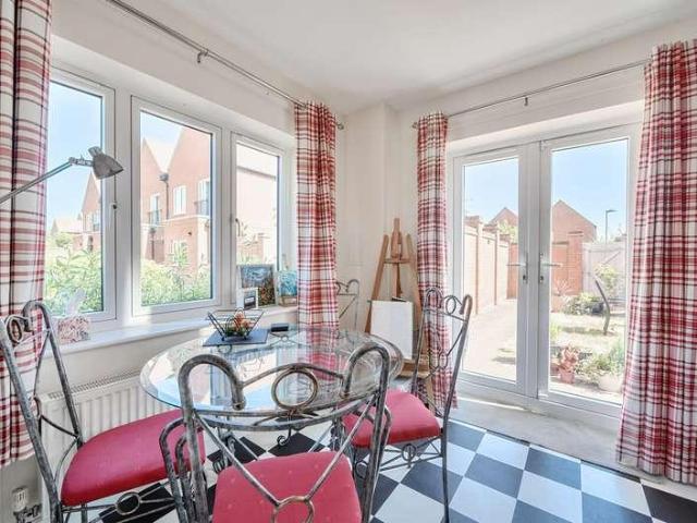 3 bed house for sale