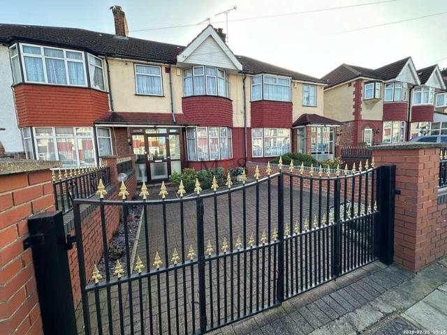 3 bed house for sale