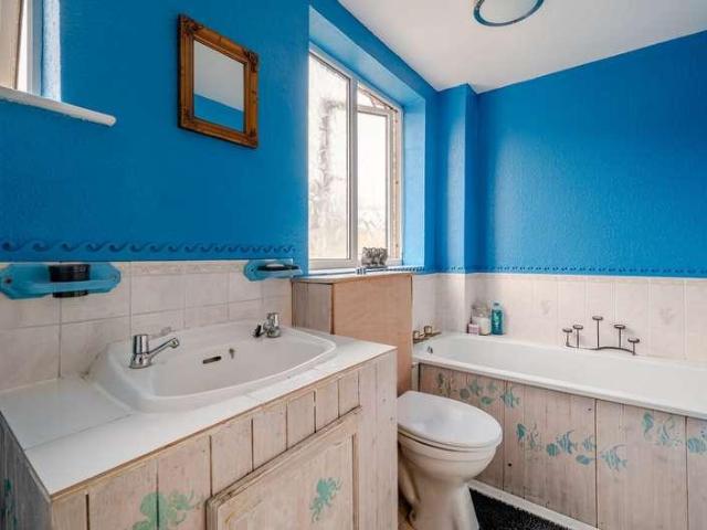 3 bed house for sale