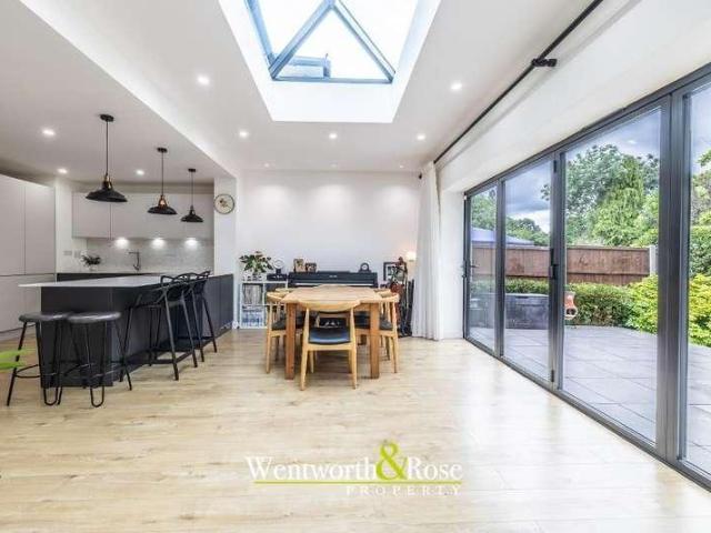 3 bed house for sale