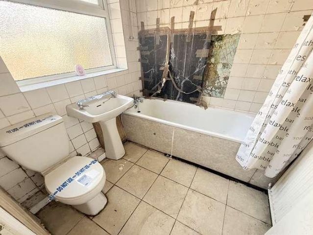 3 bed house for sale