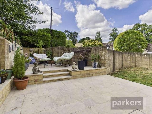 4 bed house for sale