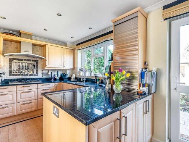 3 bed house for sale