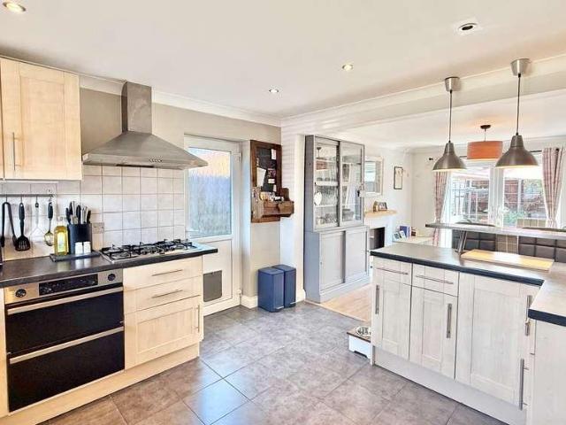 3 bed house for sale
