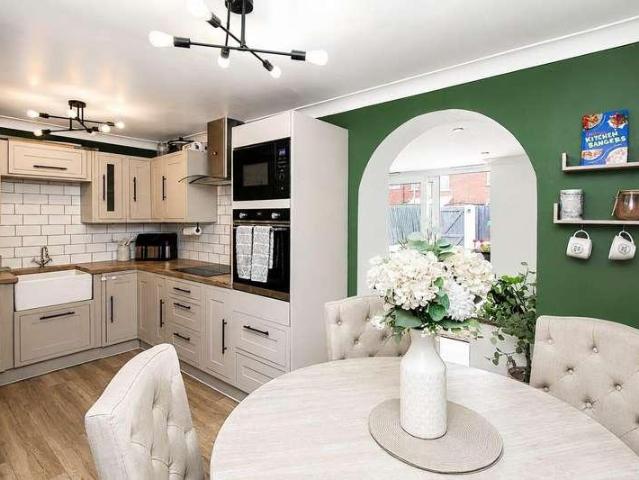 3 bed house for sale