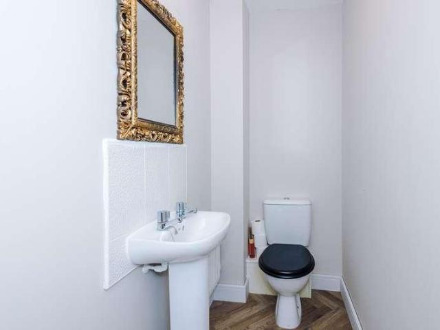3 bed house for sale