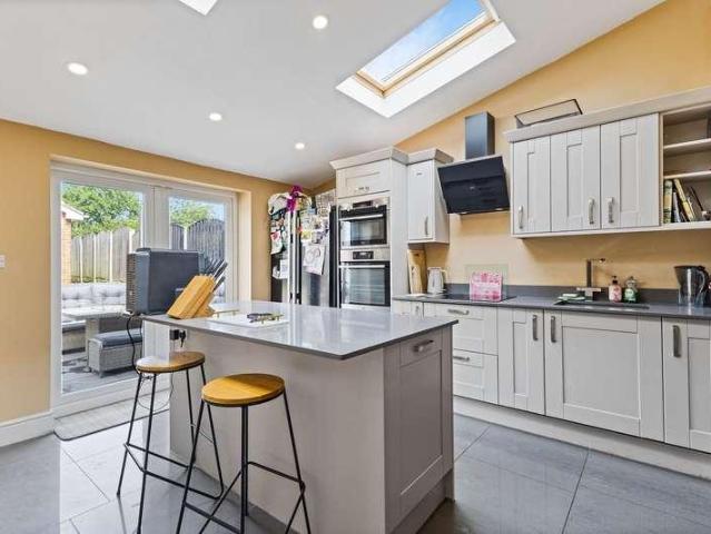 3 bed house for sale