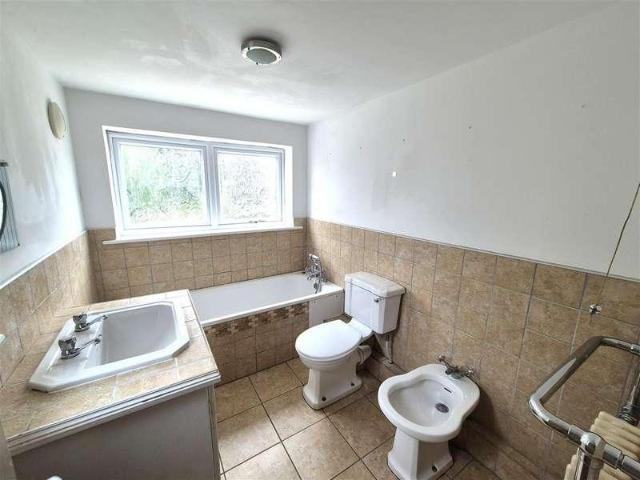 3 bed house for sale