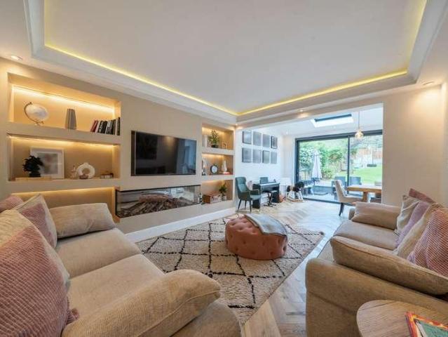 3 bed house for sale