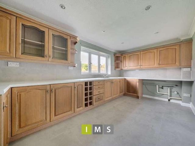 3 bed house for sale