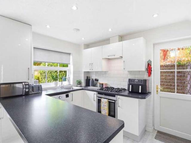 3 bed house for sale