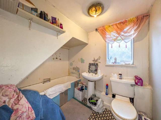 3 bed house for sale