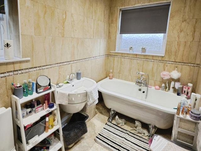3 bed house for sale