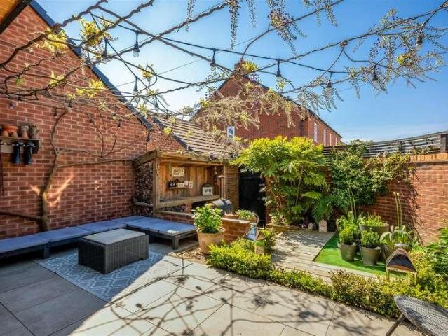 3 bed house for sale