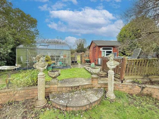3 bed house for sale