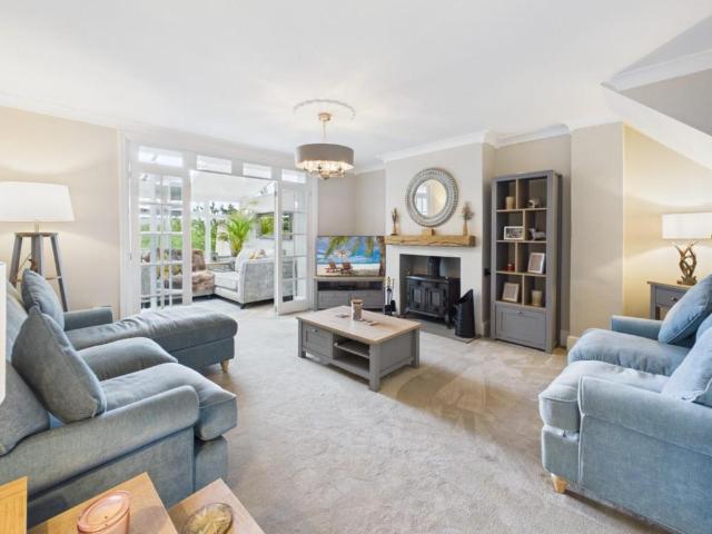 3 bed house for sale