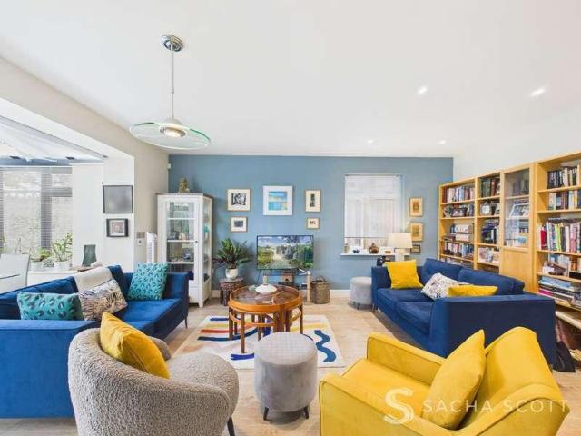 3 bed house for sale