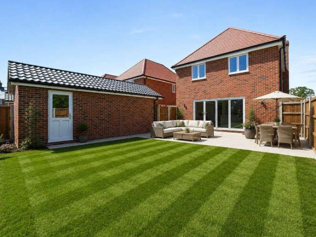3 bed house for sale