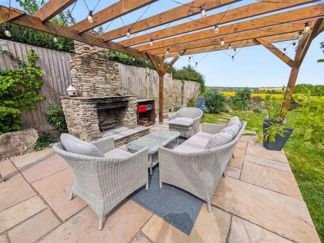 3 bed house for sale
