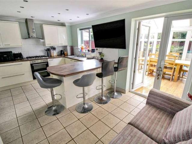 3 bed house for sale