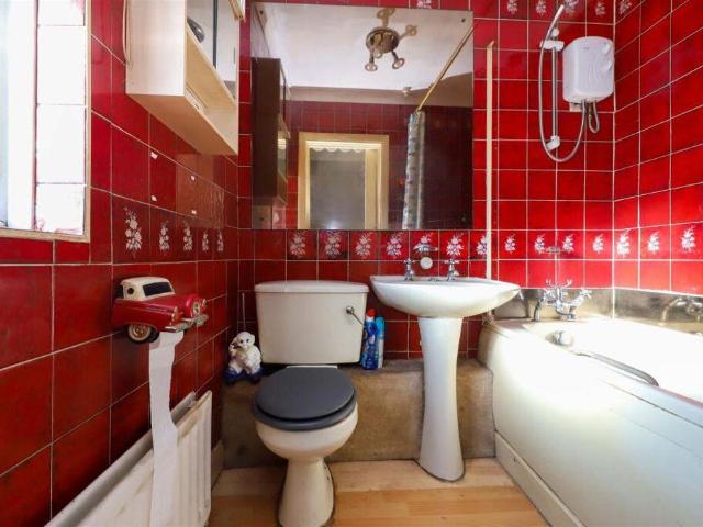 3 bed house for sale
