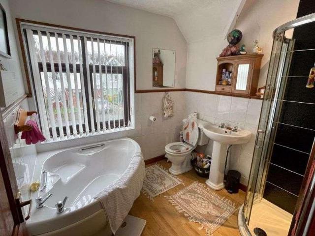 3 bed house for sale