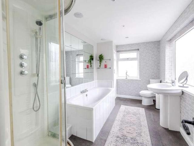 3 bed house for sale