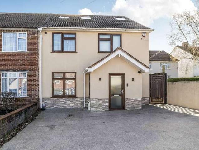 3 bed house for sale