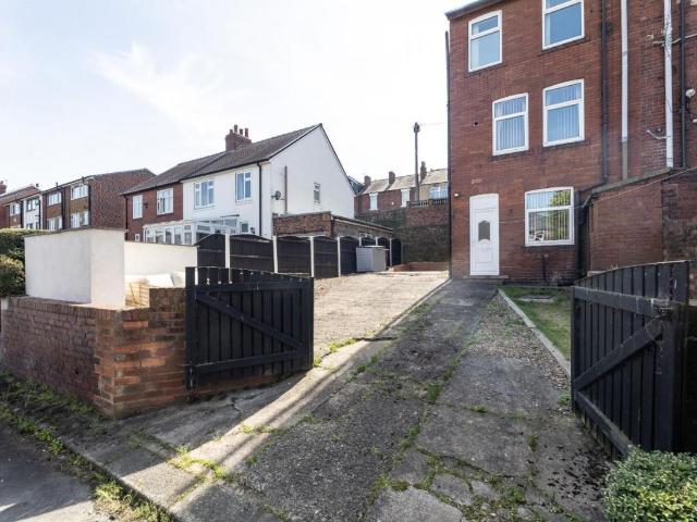 3 bed house for sale