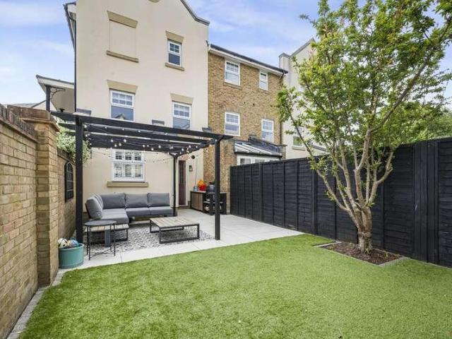 3 bed house for sale