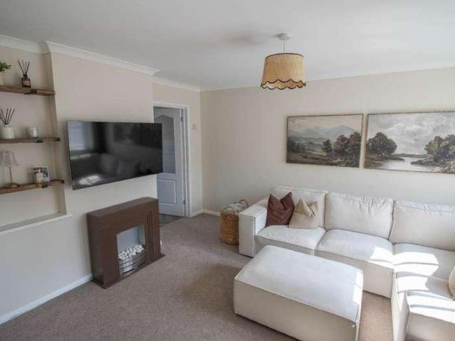 3 bed house for sale