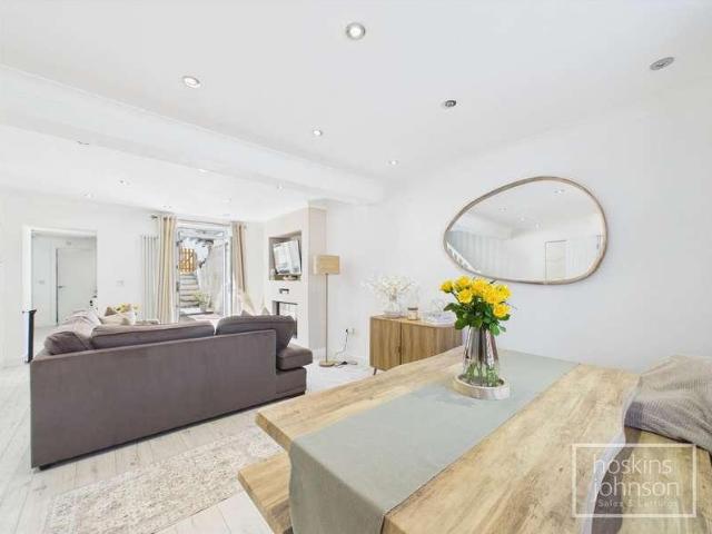 3 bed house for sale