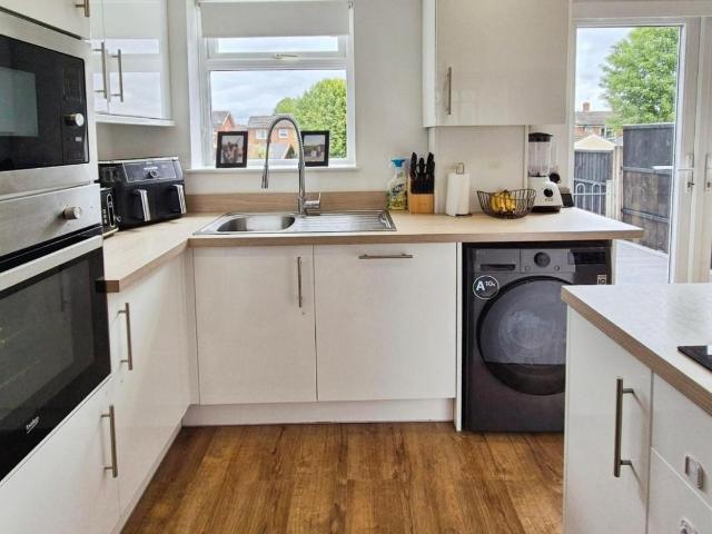 3 bed house for sale