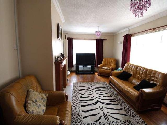 3 bed house for sale