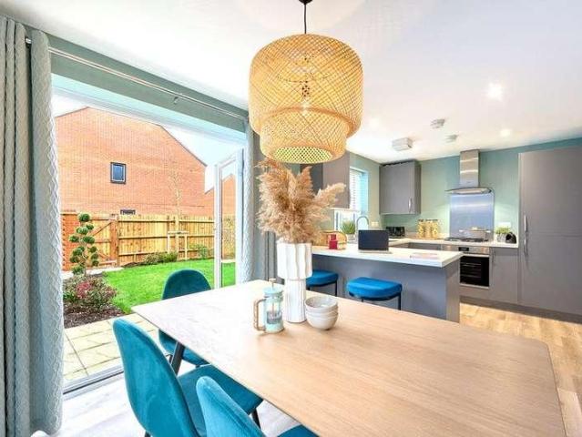 3 bed house for sale