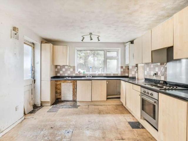3 bed house for sale
