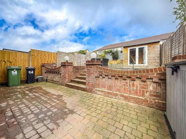 2 bed house for sale