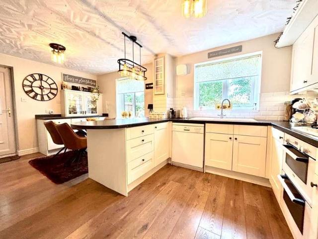 3 bed house for sale