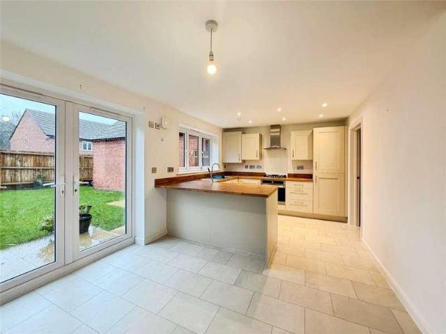 3 bed house for sale
