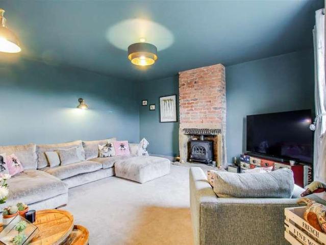 3 bed house for sale