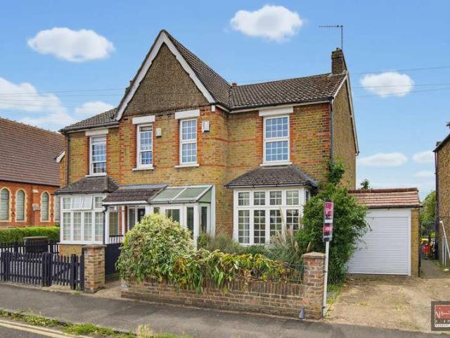 3 bed house for sale