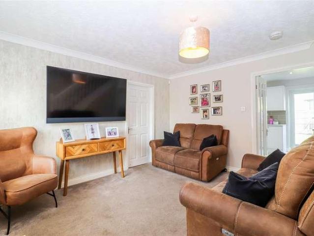3 bed house for sale