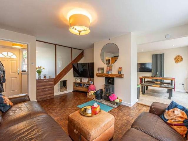 3 bed house for sale