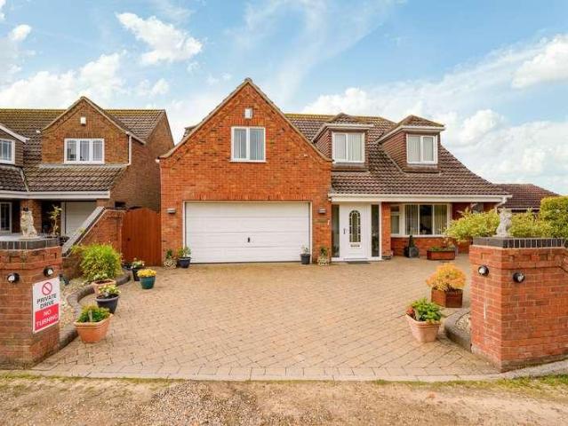 3 bed house for sale