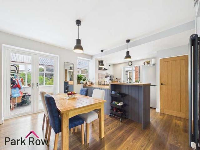 3 bed house for sale